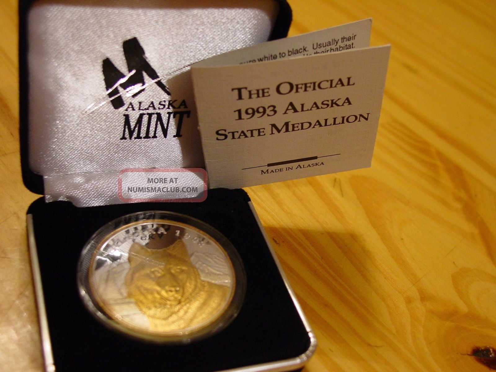 Alaska Official State 1993 Grey Wolf 999 Silver Proof 1 Troy Oz Gold Relief