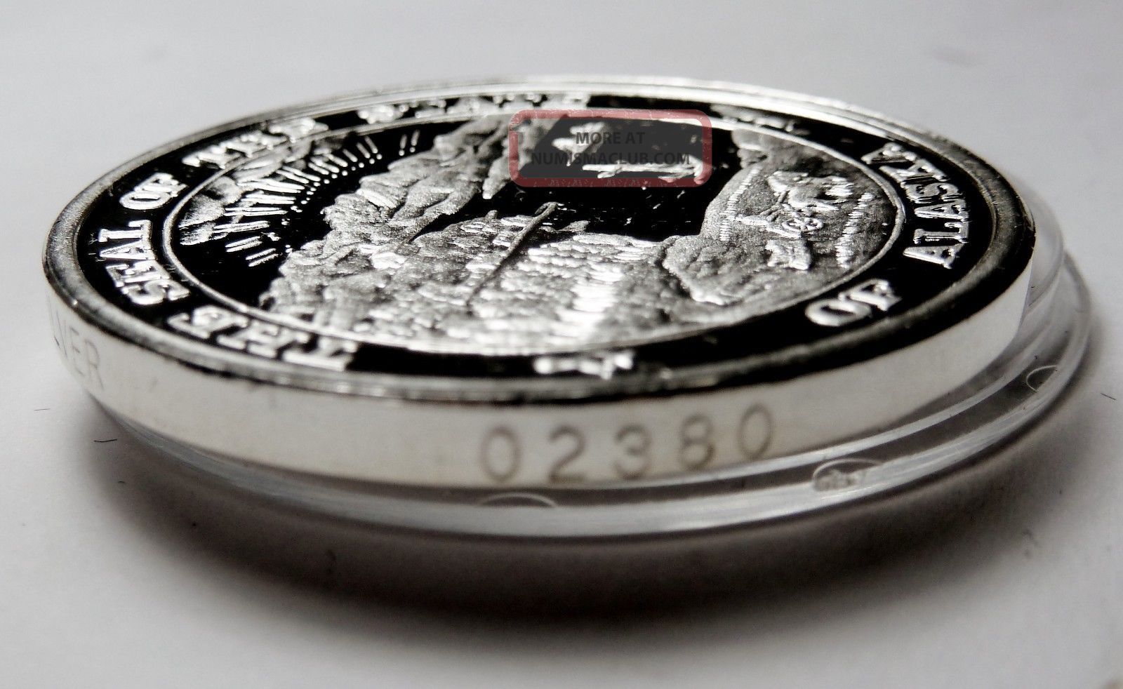 Alaska Official State 1993 Wolf 1 Troy Oz. 999 Silver Proof Coin Round Sn