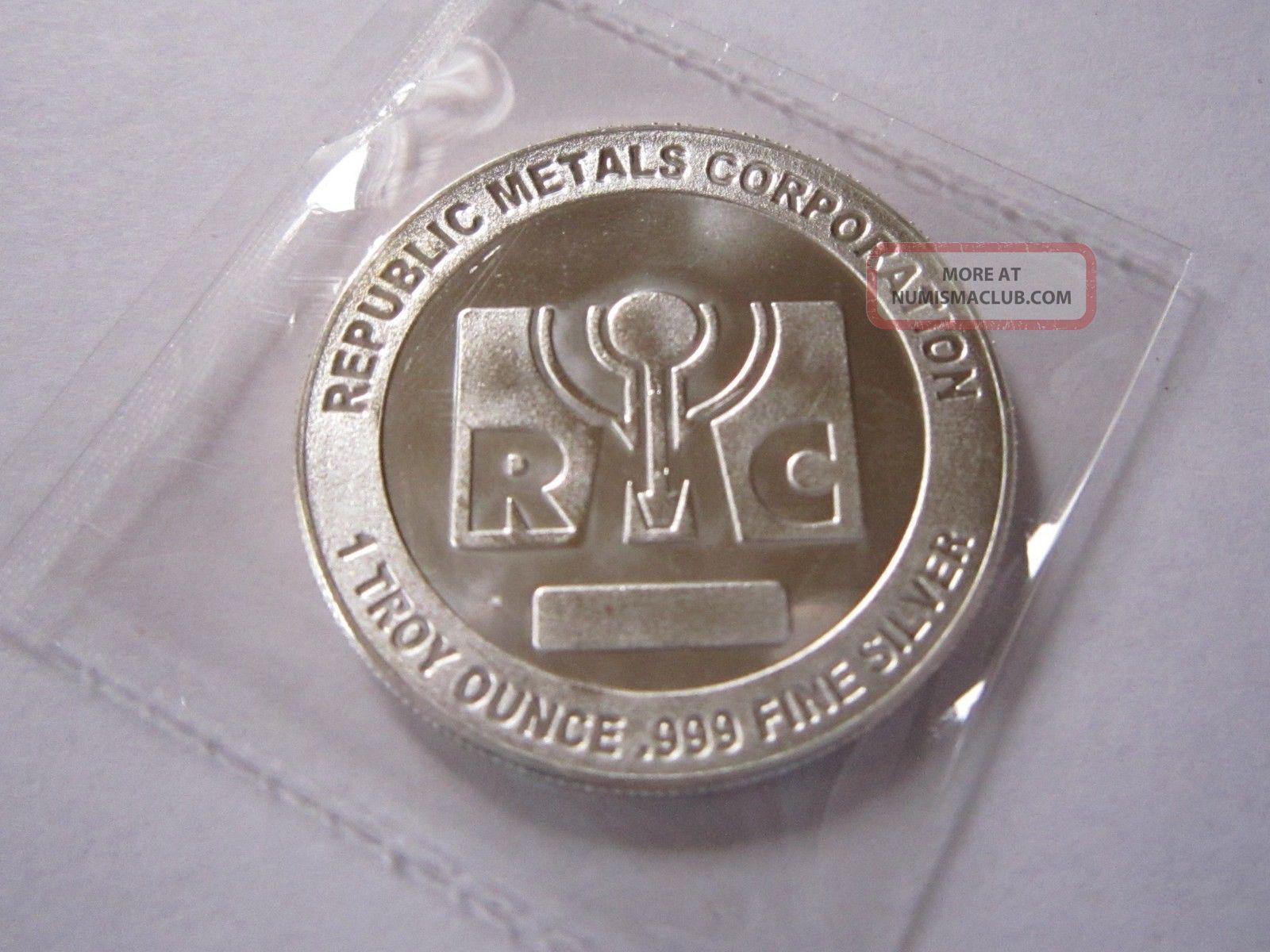 1 Oz. 999 Solid Silver Round " Rmc " W/ Air Tight