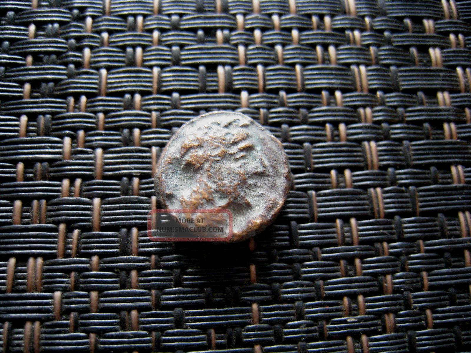 Ancient Greek Bronze Coin Unknown Wreath Very Interesting / 13mm