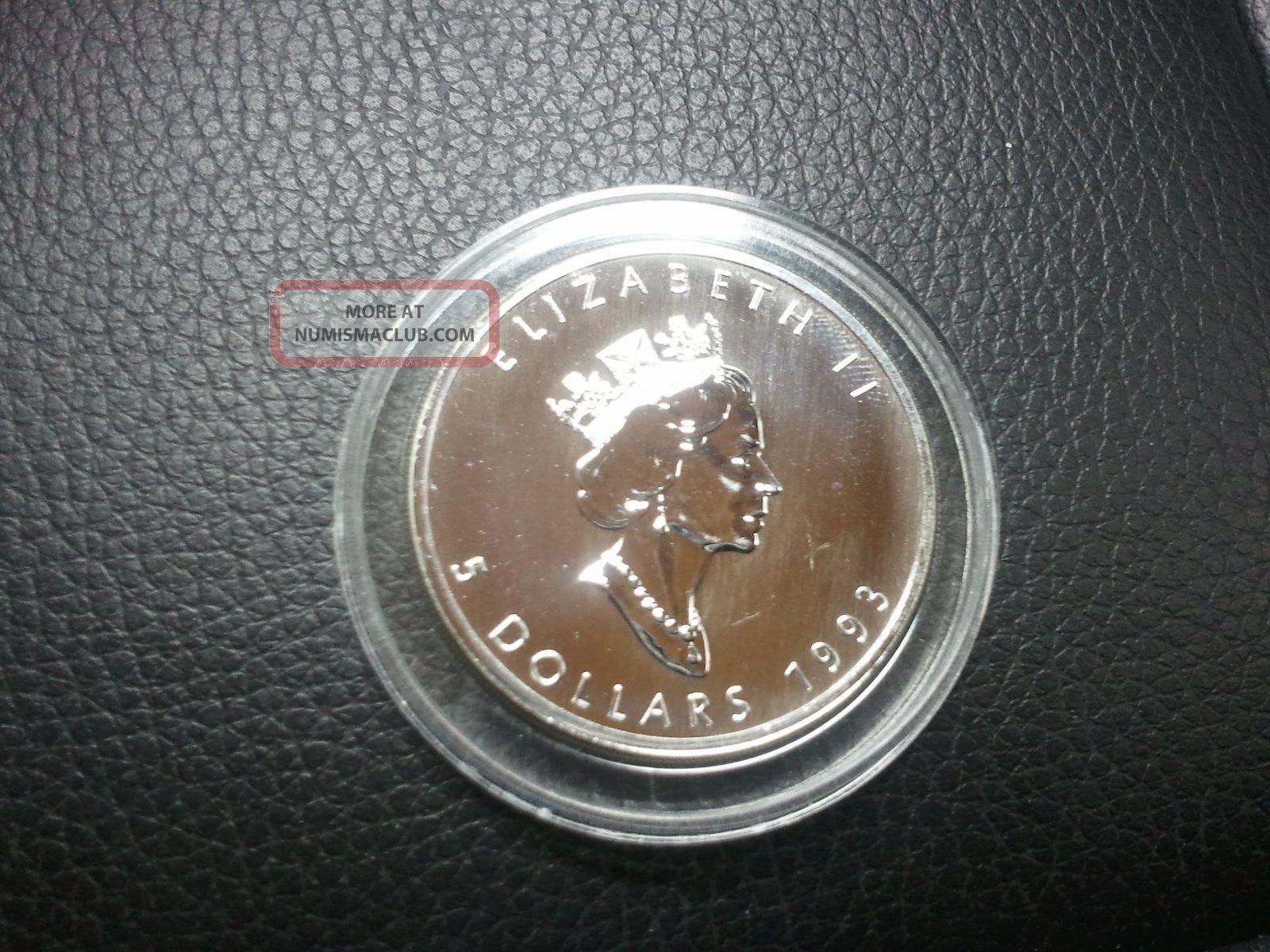 1993 Canadian $5 Maple Coin. 1oz Silver Round. 999 Fineness